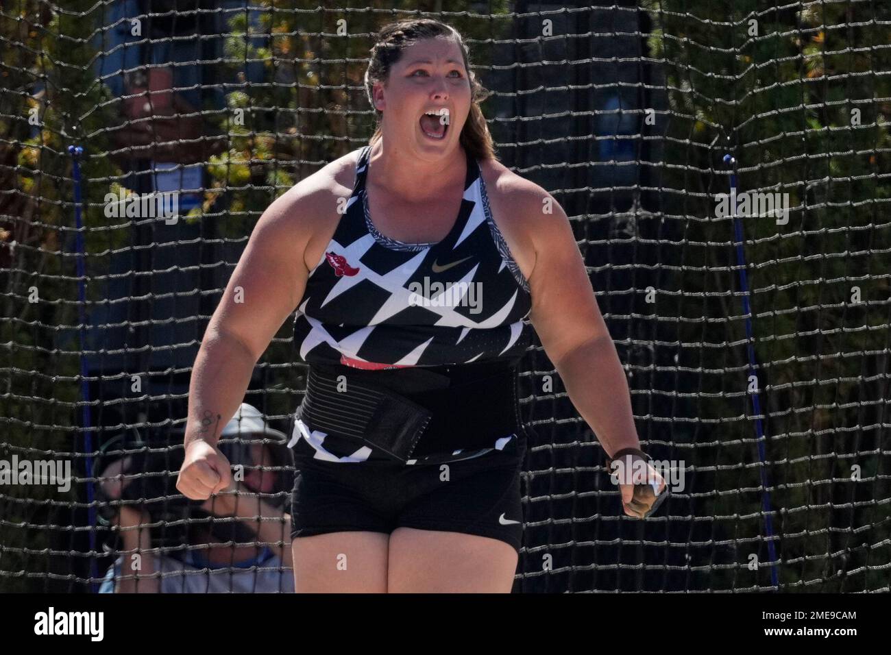 Deanna Price reacts during the finals of the women's hammer throw at ...