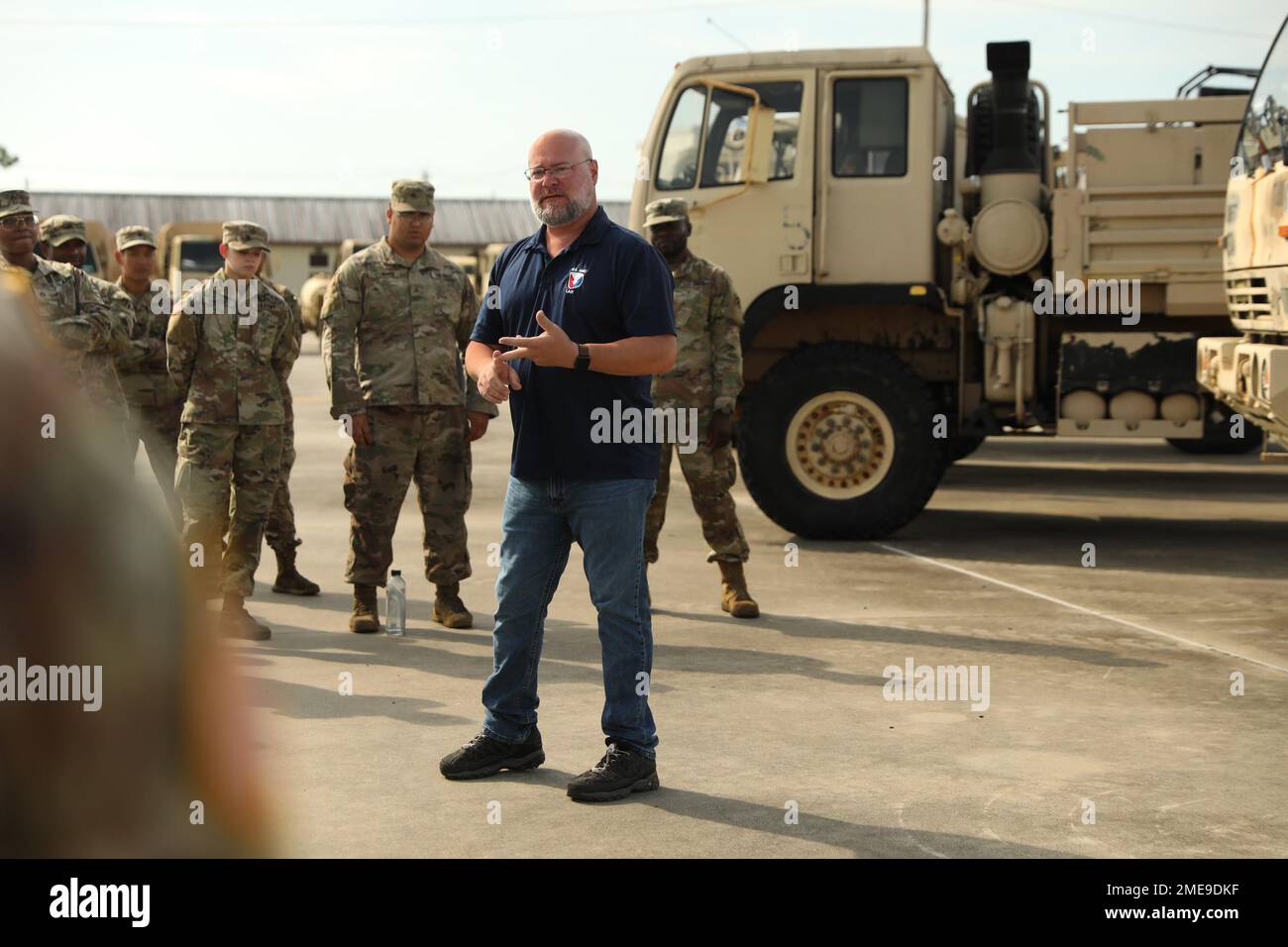 Soldiers assigned to the 287th Field Feeding Company, Division ...