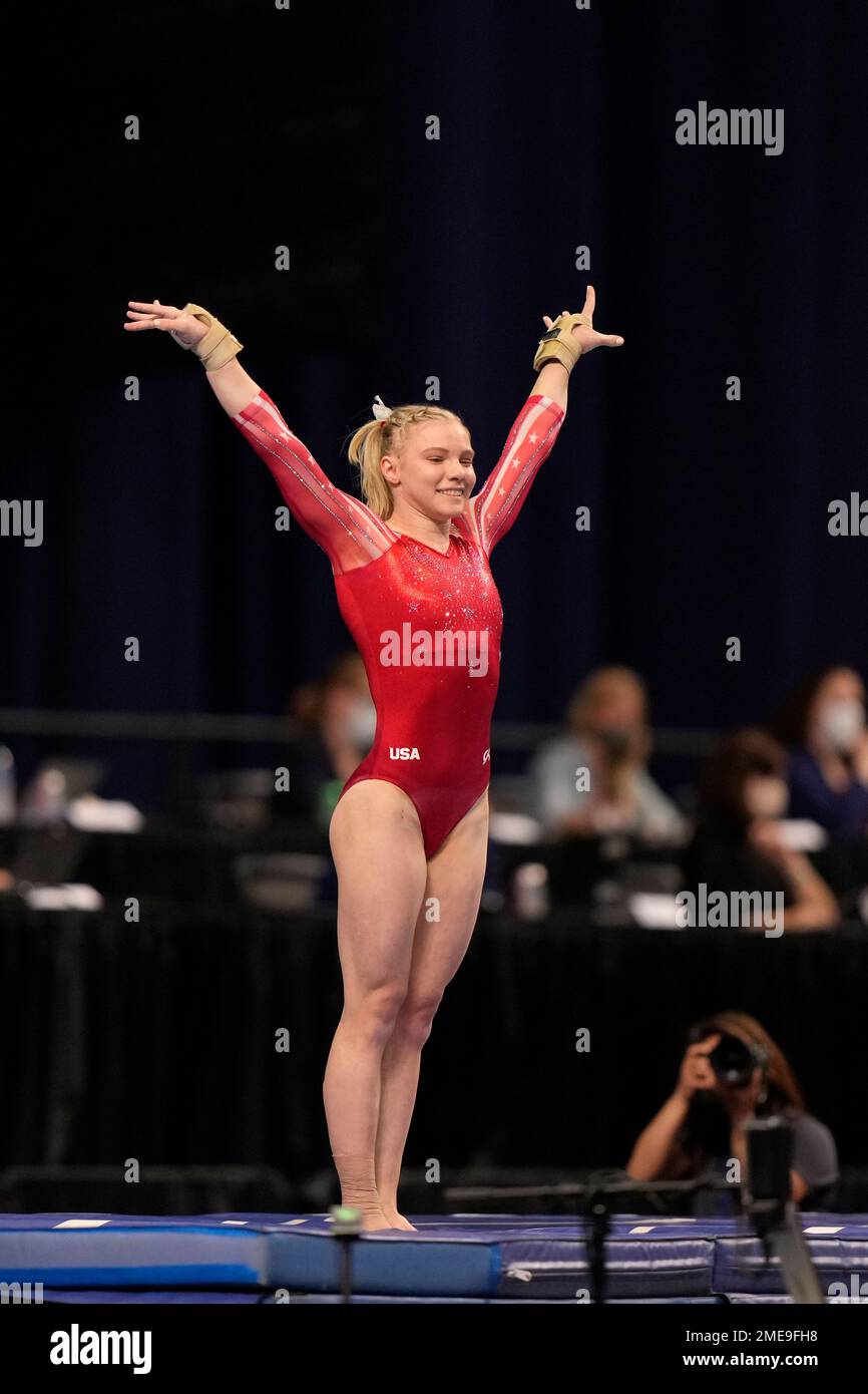 Jade Carey competes on the vault during the women's U.S. Olympic ...