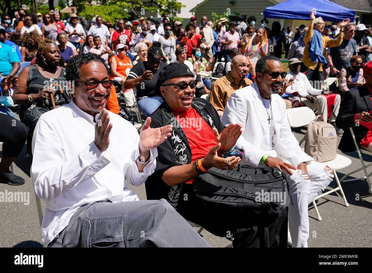 Isley Brothers band members Keith Stevens, left, Everette Collins ...