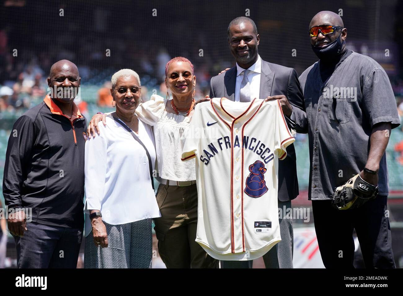 Former San Francisco Giants baseball players Mike Felder, left, and ...