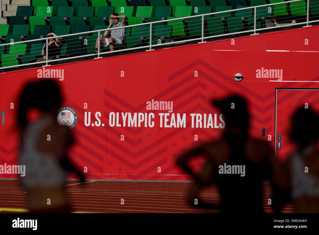 Runners compete during the prelims of women's 5000-meter run at the U.S ...