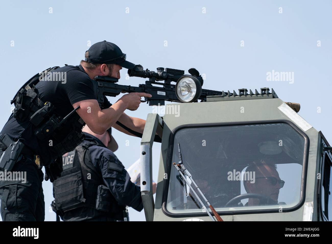 A member of the U.S. Secret Service Uniform Division counter sniper ...