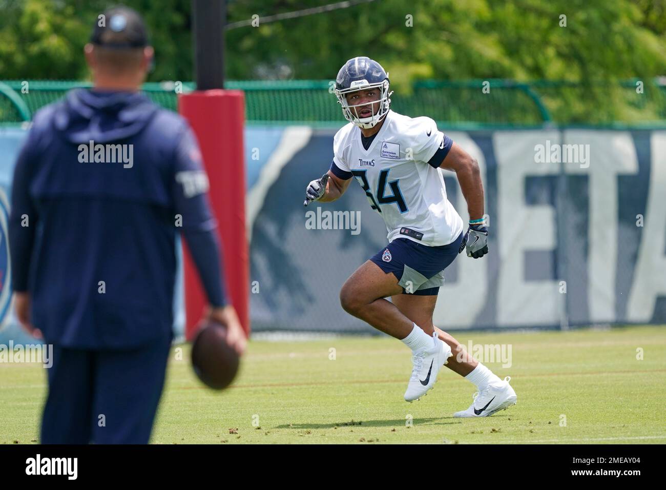 Tennessee Titans tight end Jared Pinkney runs a drill during an NFL ...