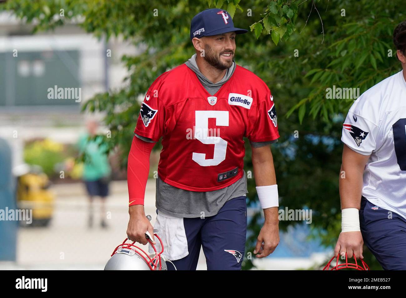 New England Patriots quarterback Brian Hoyer steps on the field for an ...