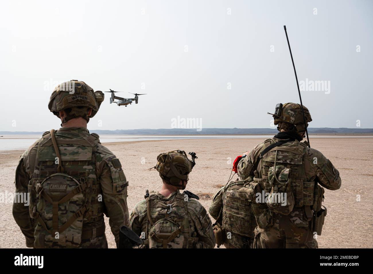 U.S. Army Soldiers assigned to Task Force Red Dragon, Combined Joint ...