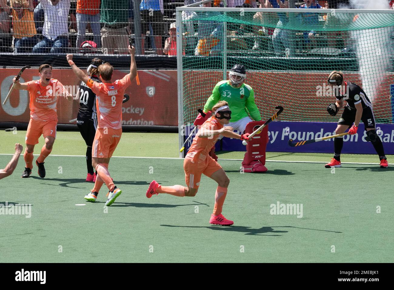 Netherlands' Jorrit Croon, left, and Billy Bakker, third from left ...