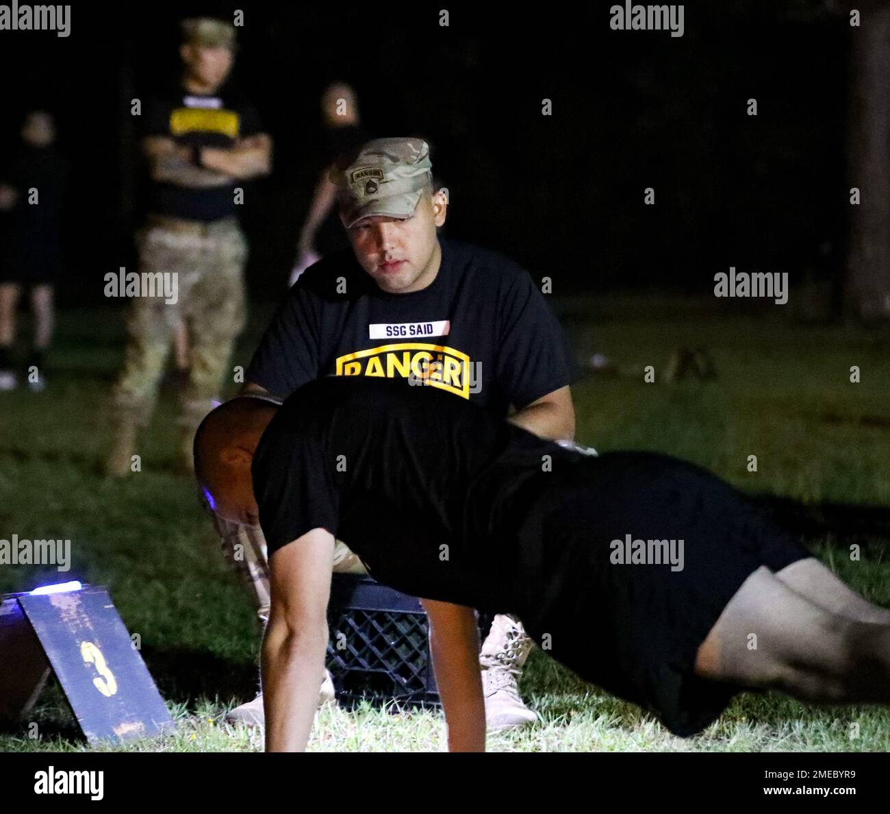Paratroopers participate in a physical fitness test on the second day ...