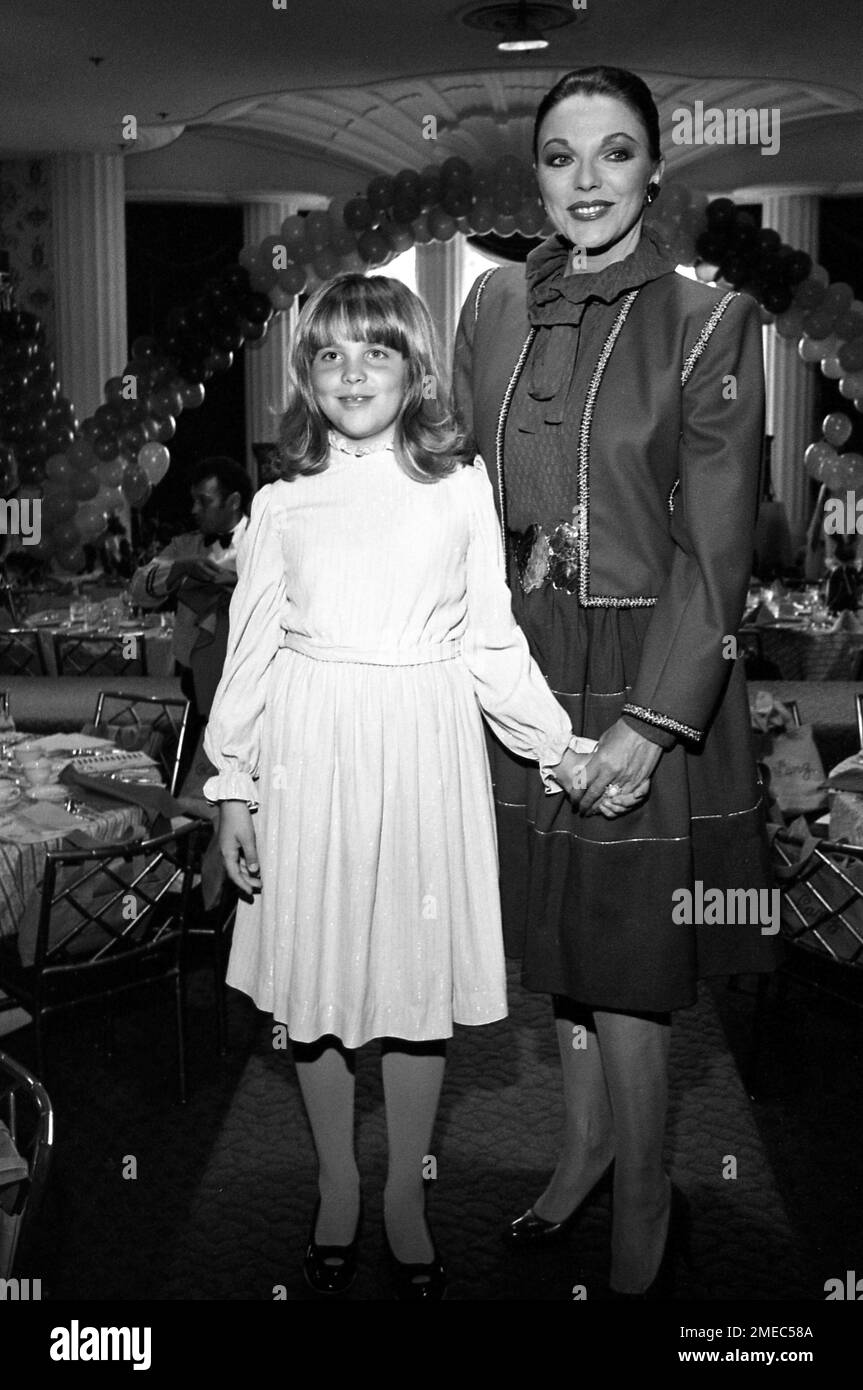 Joan Collins and Katyana Kass at the Young Musicians Foundation Fashion ...