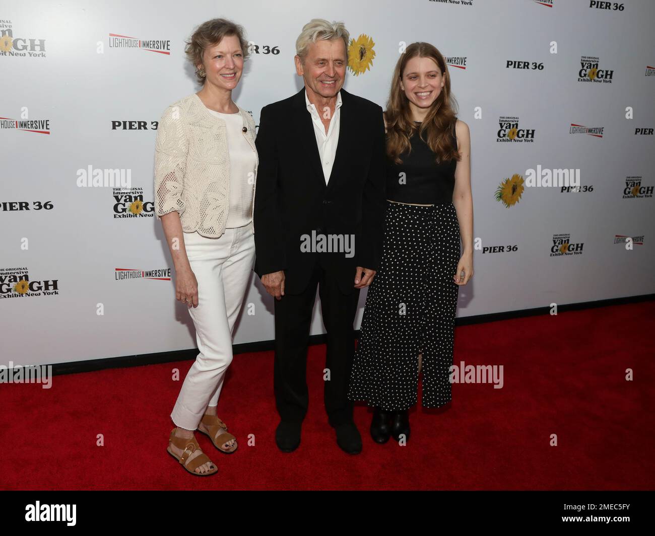 Lisa Rinehart, from left, choreographer Mikhail Baryshnikov and Anna ...