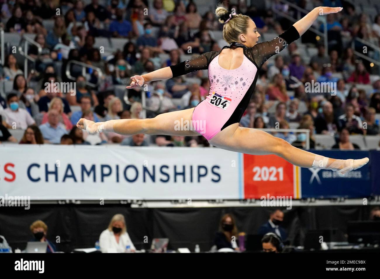 MyKayla Skinner competes in the floor exercise during the U.S ...