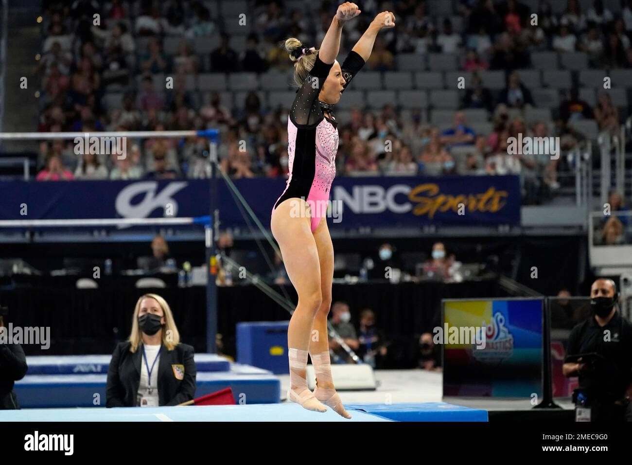 MyKayla Skinner celebrates after competing in the floor exercise during ...