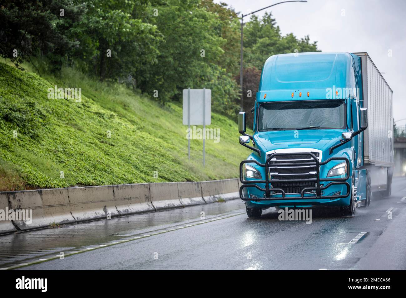 Industrial grade high cab powerful classic long hauler emerald big rig ...