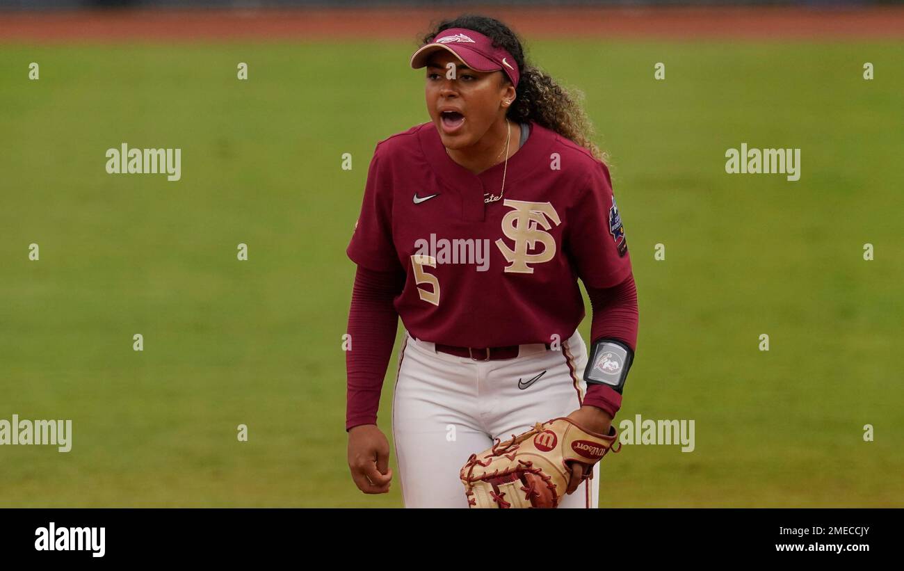 Florida State's Elizabeth Mason (5) an NCAA Women's College World ...