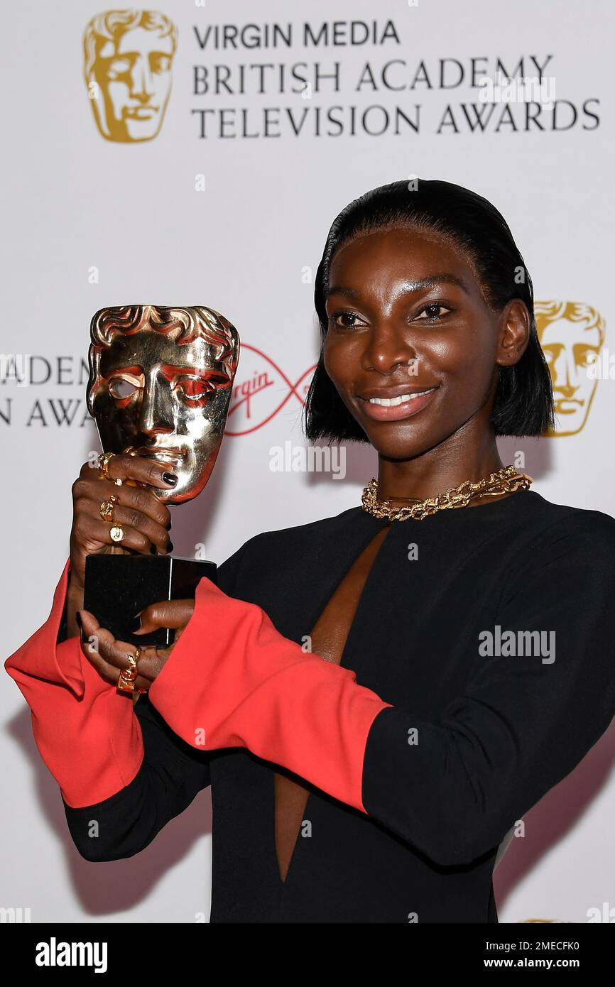 Michaela Coel poses for photographers with his Leading Actress award ...