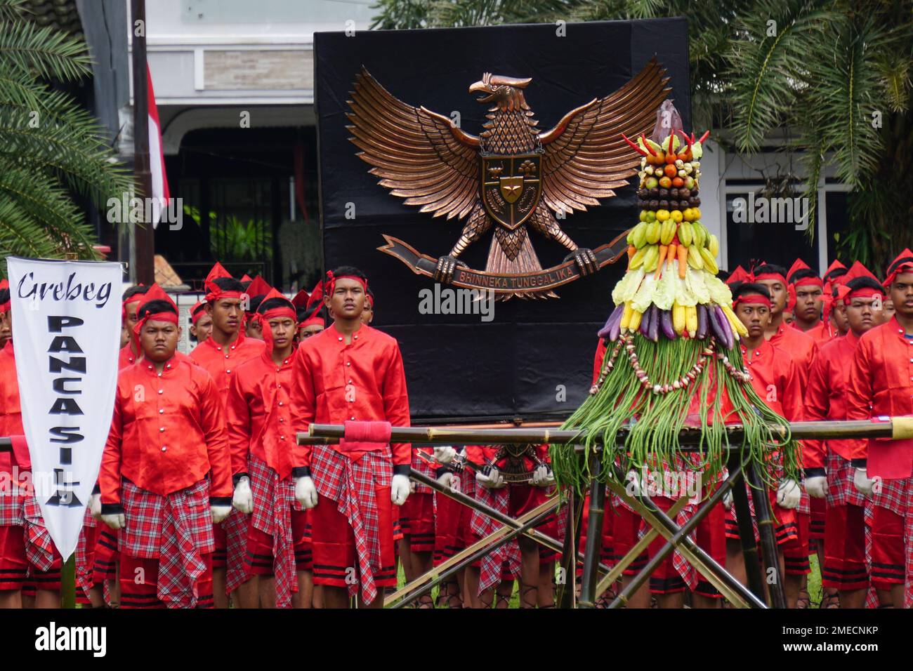 Indonesian bring national symbol, garuda pancasila Stock Photo - Alamy