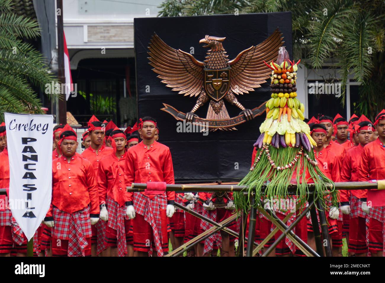 Indonesian bring national symbol, garuda pancasila Stock Photo - Alamy