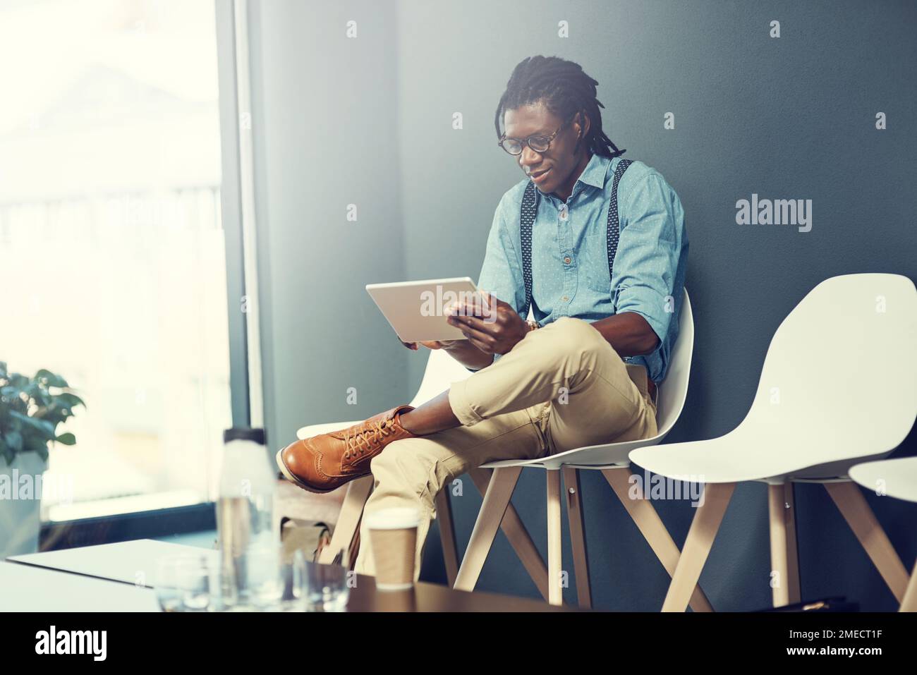 My device helps me get useful tips for the interview. a young ...