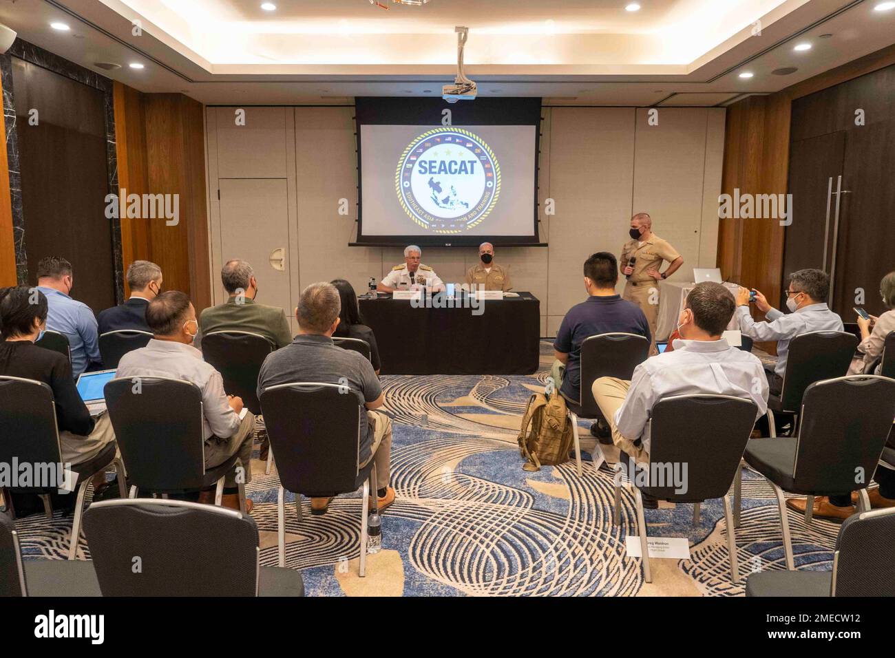 220816-N-JC800-0134 SINGAPORE (Aug. 16, 2022) – (From left) Vice Adm ...