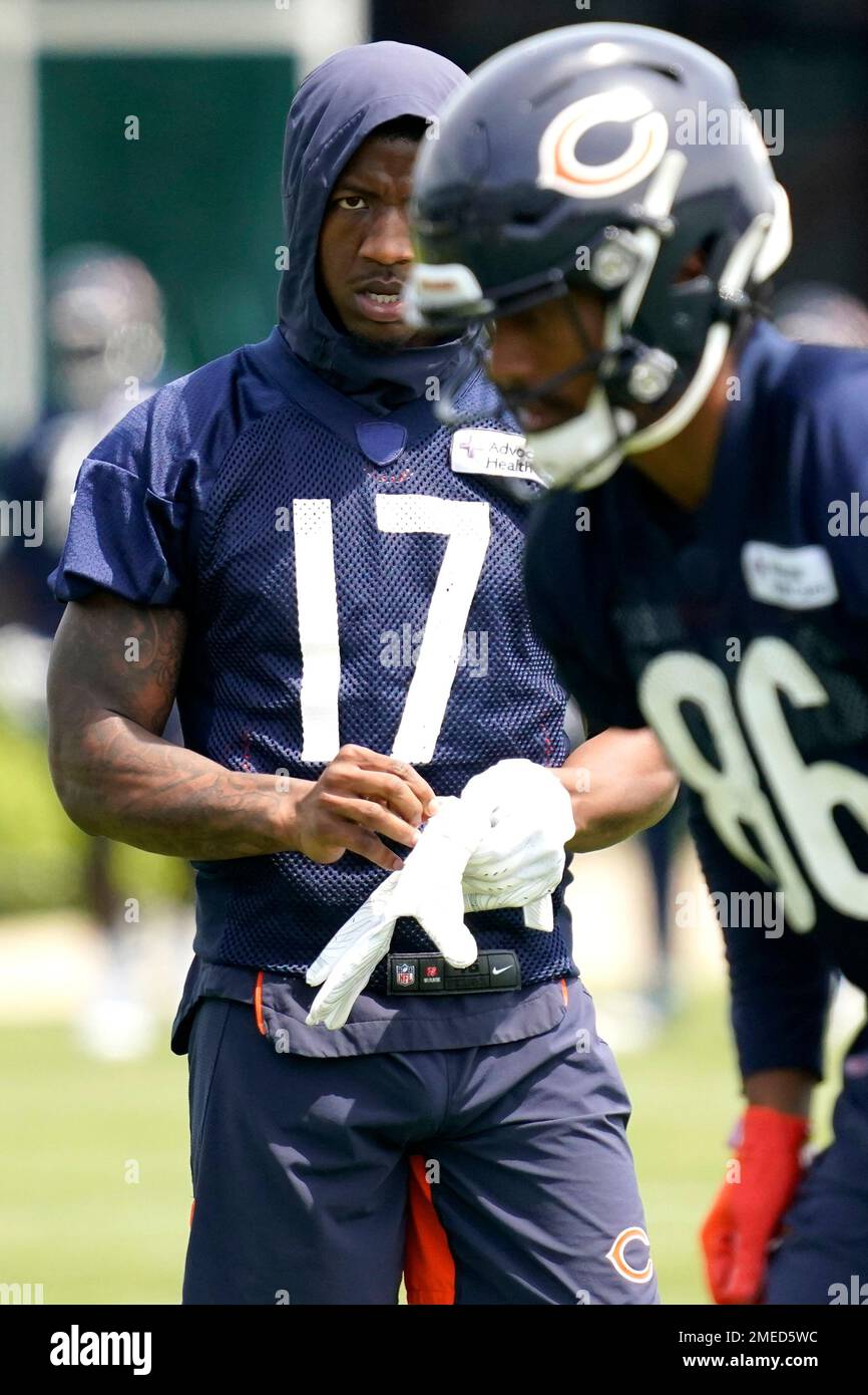 Chicago Bears wide receiver Anthony Miller (17) watches wide receiver ...