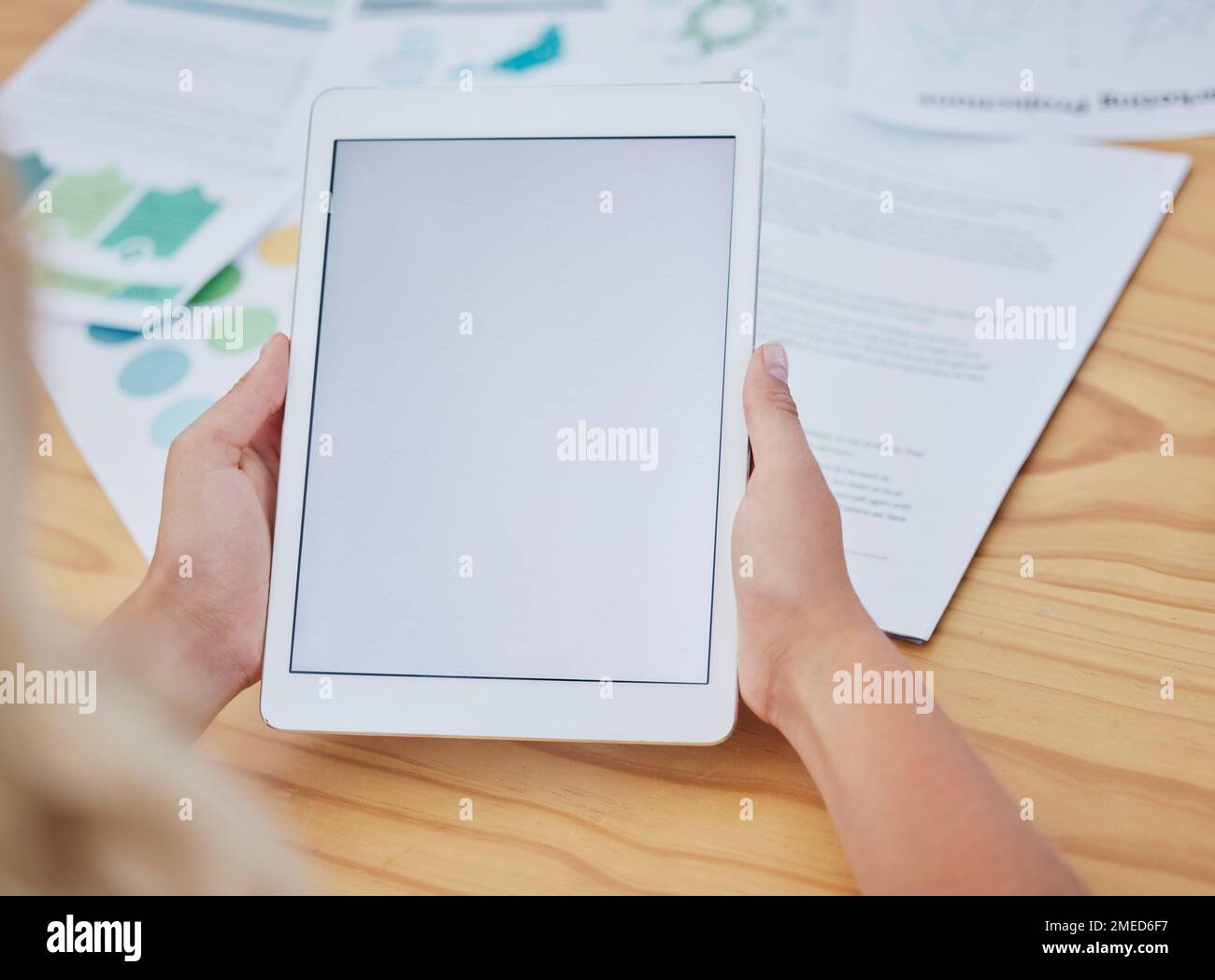 Mock up screen or business woman with tablet for digital marketing ...