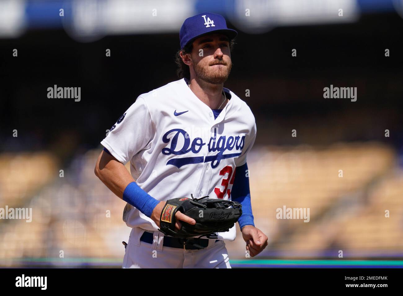 Los Angeles Dodgers center fielder Cody Bellinger (35) runs to the ...
