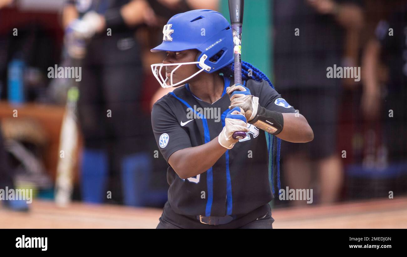 Kentucky utility Rylea Smith (19) during an NCAA softball game on ...