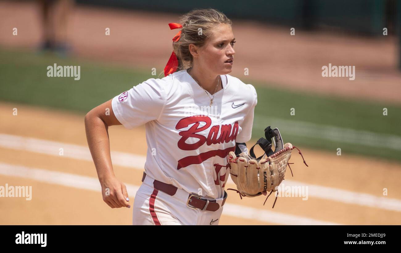 Alabama pitcher Montana Fouts (14) during an NCAA softball game on ...