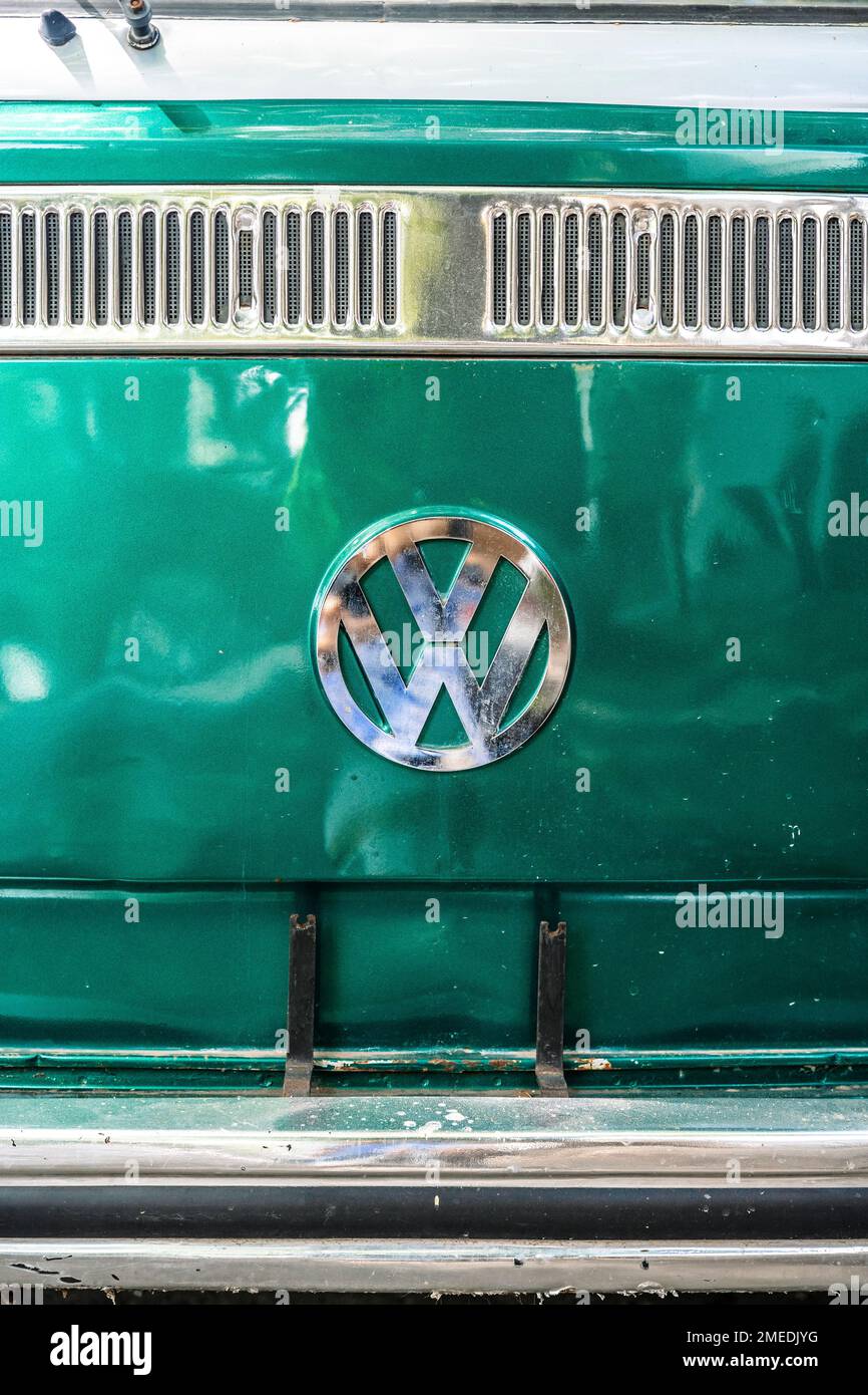 San Francisco, USA - January 15, 2023: Volkswagen vintage bus. Retro ...