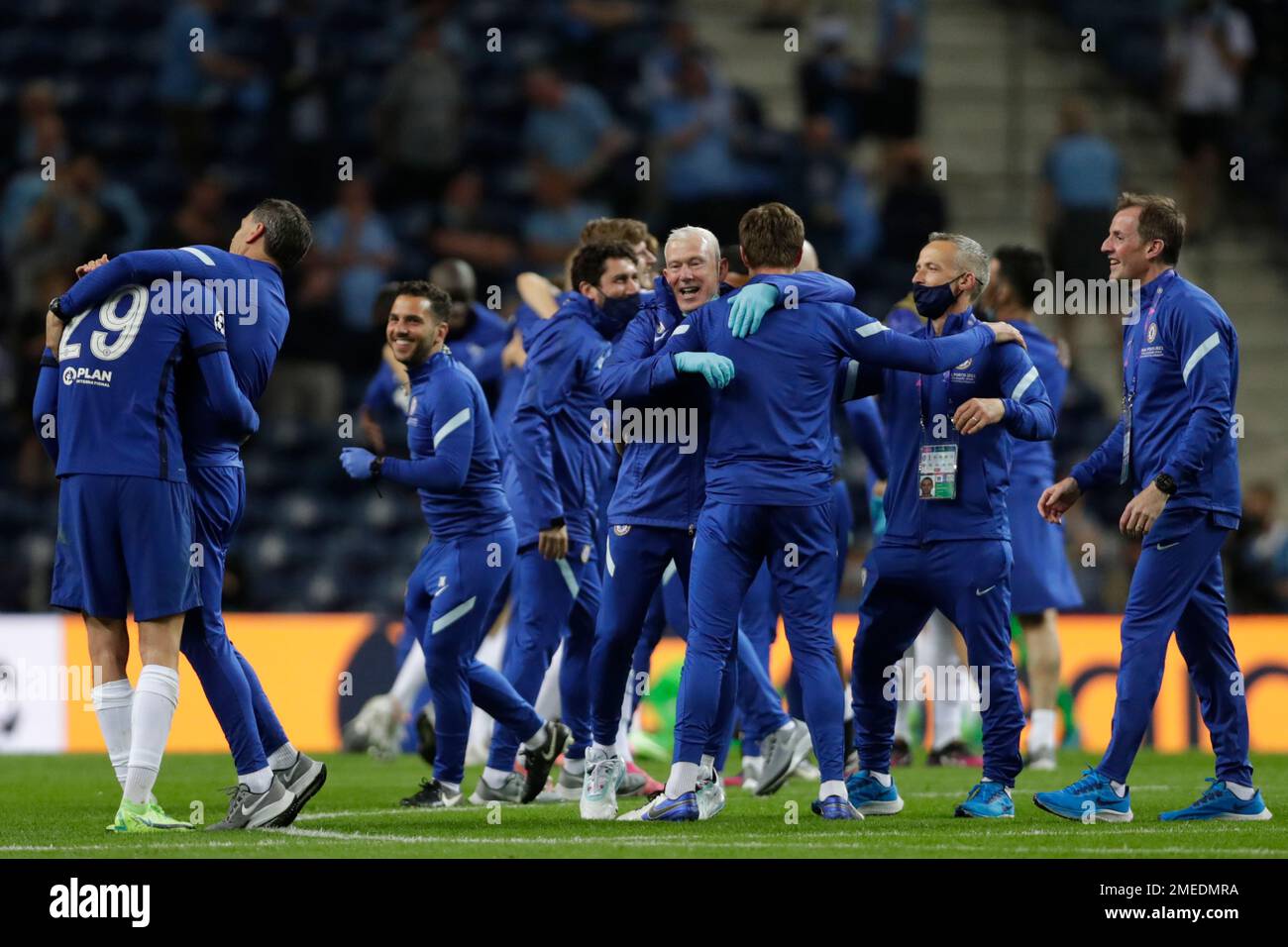 Chelsea players celebrate end of the Champions League final soccer ...