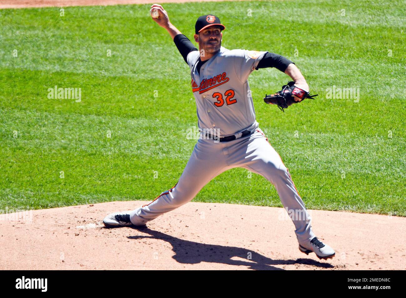 Baltimore Orioles starting pitcher Matt Harvey (32) delivers during the ...