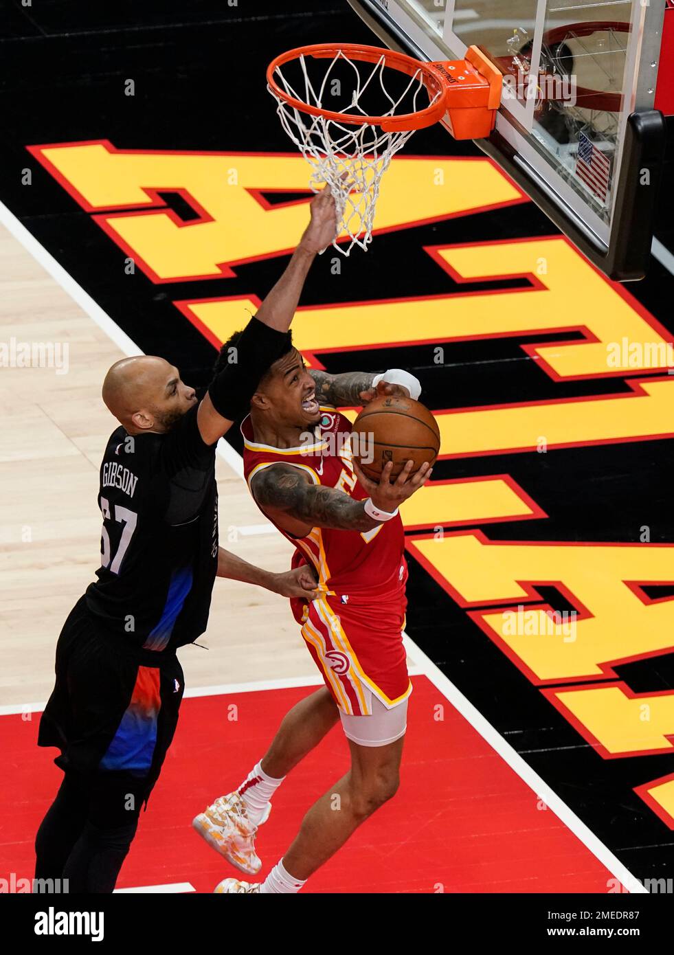 Atlanta Hawks forward John Collins (20) shoots against New York Knicks ...