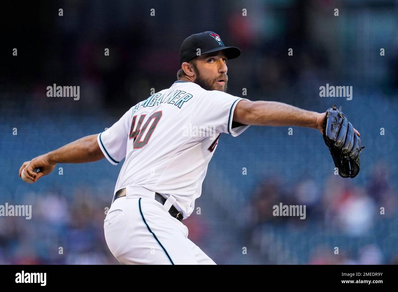 Arizona Diamondbacks starting pitcher Madison Bumgarner throws against ...