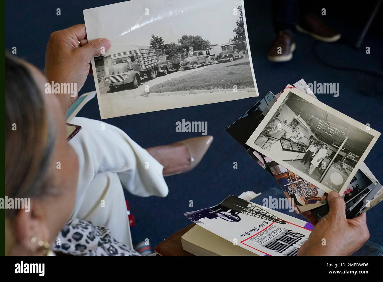 Carolyn Roberts, daughter of Tulsa Race Massacre survivor Ernestine ...