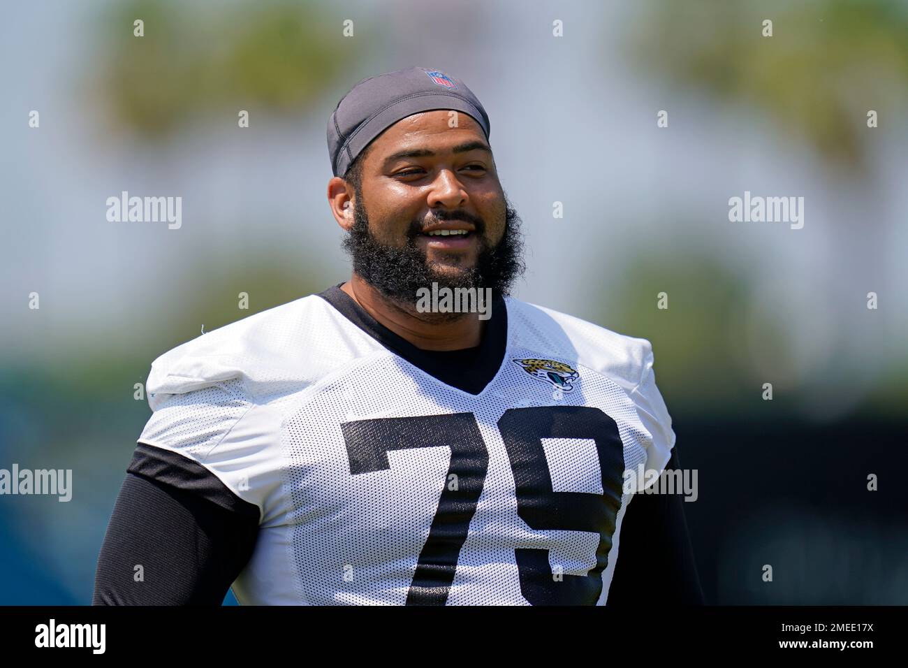 Jacksonville Jaguars defensive tackle Kenny Randall gets ready for warm ...