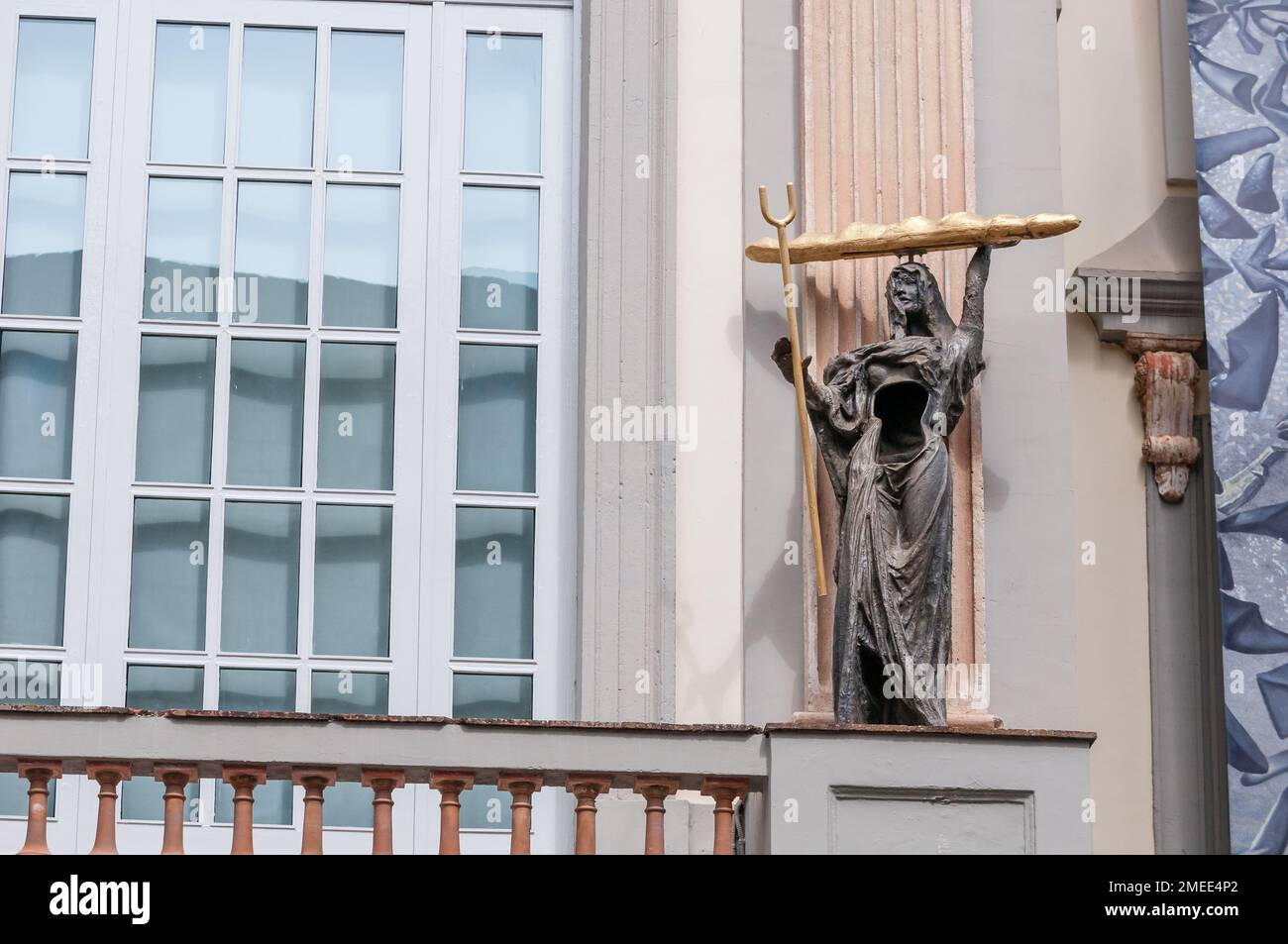 Dali museum figueres entrance hi-res stock photography and images - Alamy