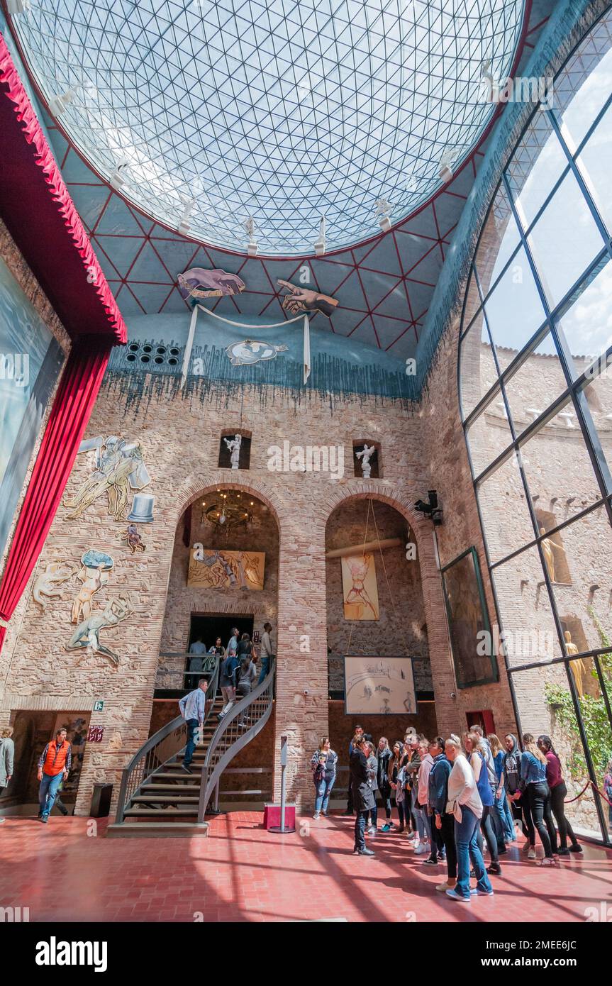 Main hall, Dalí Theatre-Museum, Figueres, Catalonia, Spain Stock Photo ...