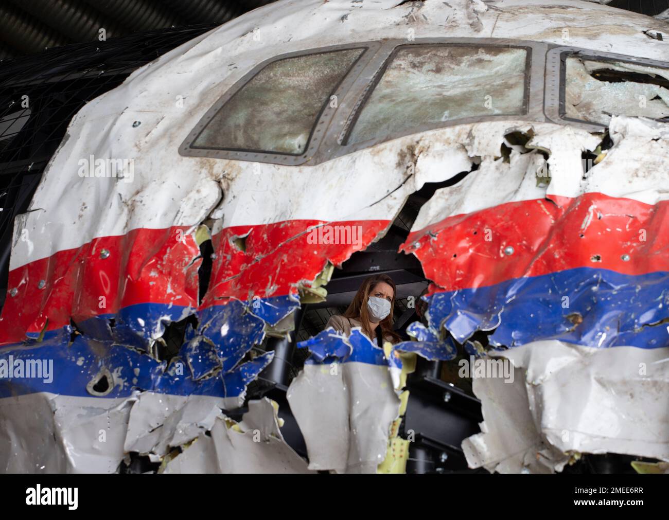 Trial judges and lawyers view the reconstructed wreckage of Malaysia ...