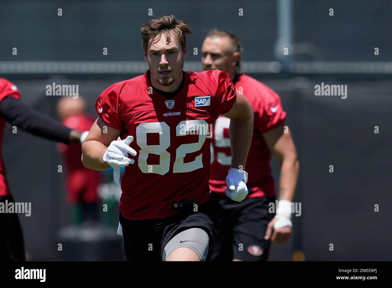 San Francisco 49ers tight end Ross Dwelley (82) works out at the team's ...