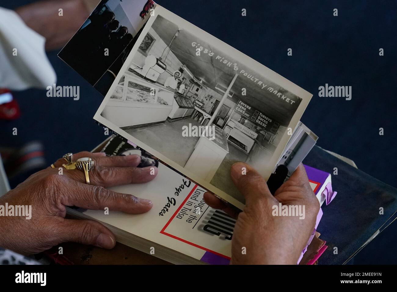 Carolyn Roberts, daughter of Tulsa Race Massacre survivor Ernestine ...