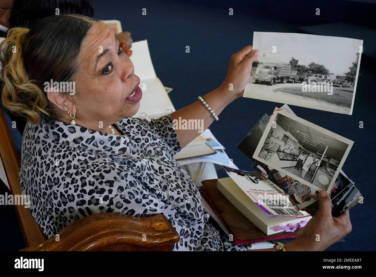 Carolyn Roberts, daughter of Tulsa Race Massacre survivor Ernestine ...