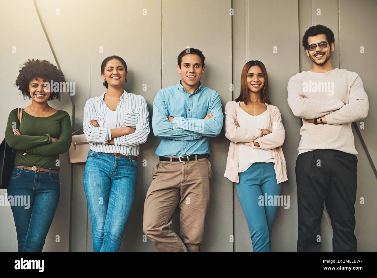 Bunch of friends hi-res stock photography and images - Alamy