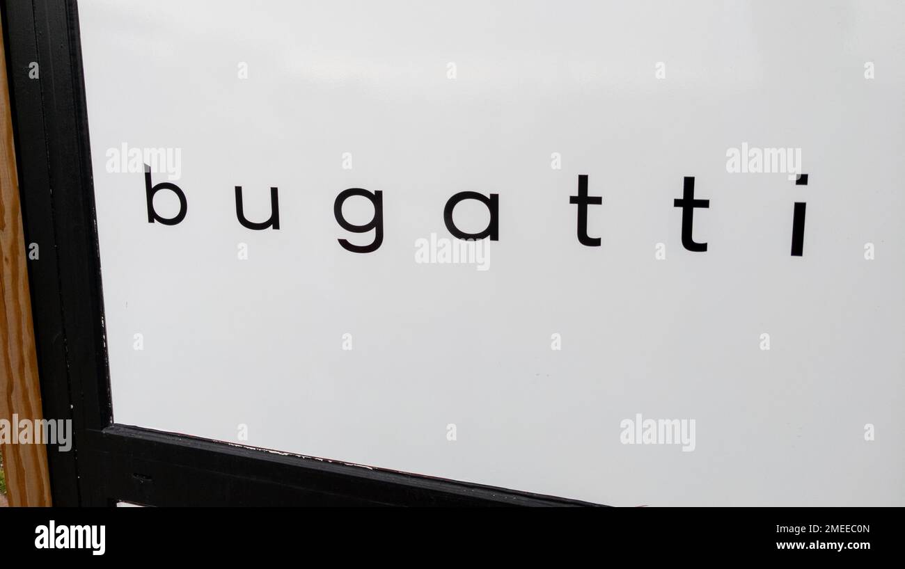 Bugatti emblem hi-res stock photography and images - Alamy