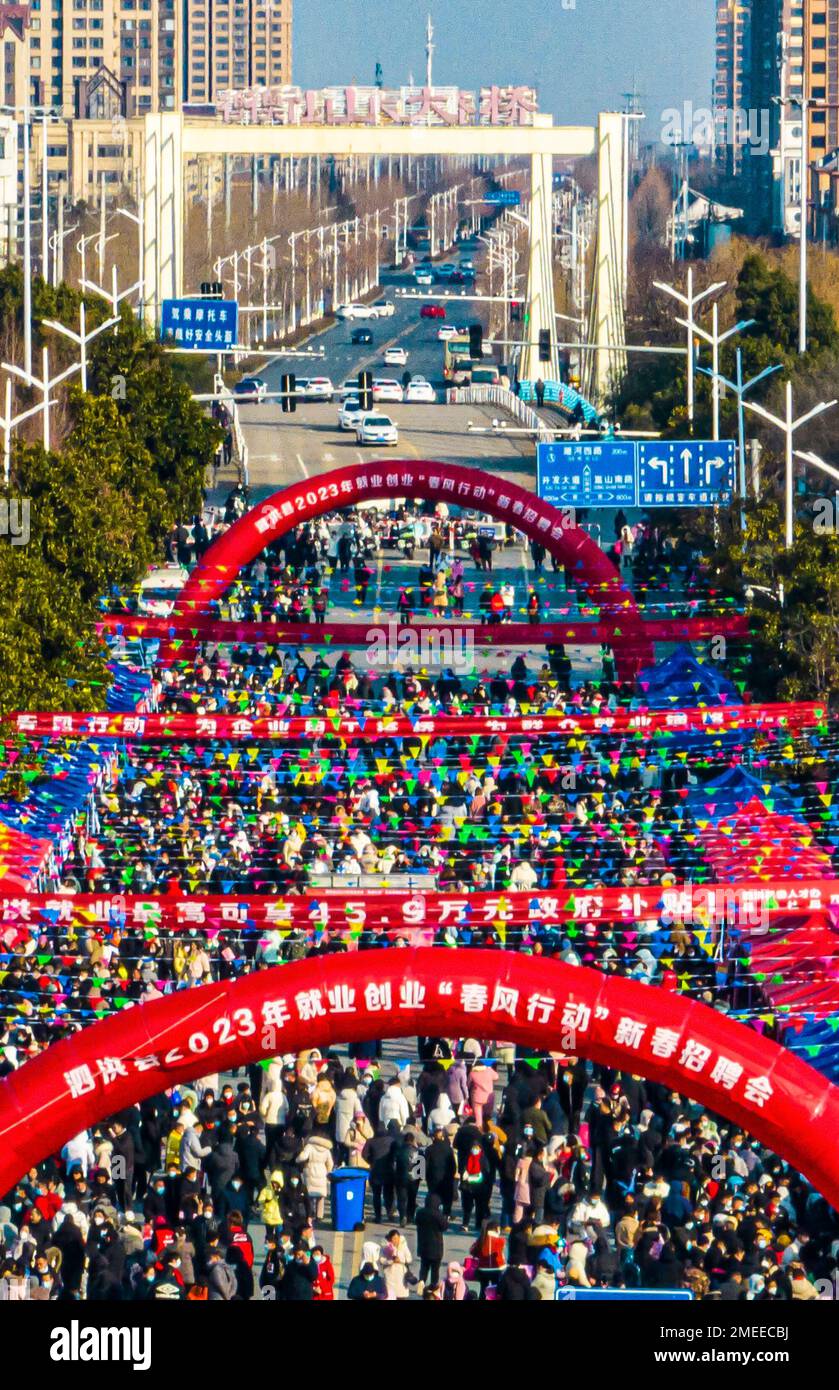 SUQIAN, CHINA - JANUARY 24, 2023 - Job seekers attend the 2023 ...