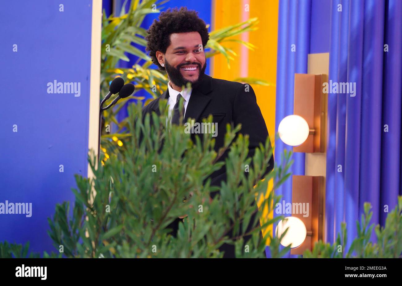 The Weeknd accepts the top hot 100 artist award at the Billboard Music ...