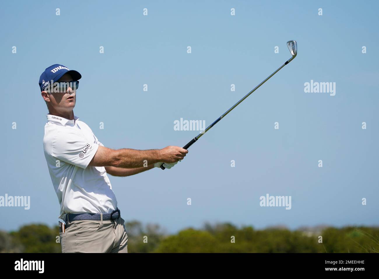 Kevin Streelman hits off the fifth tee during the final round at the ...