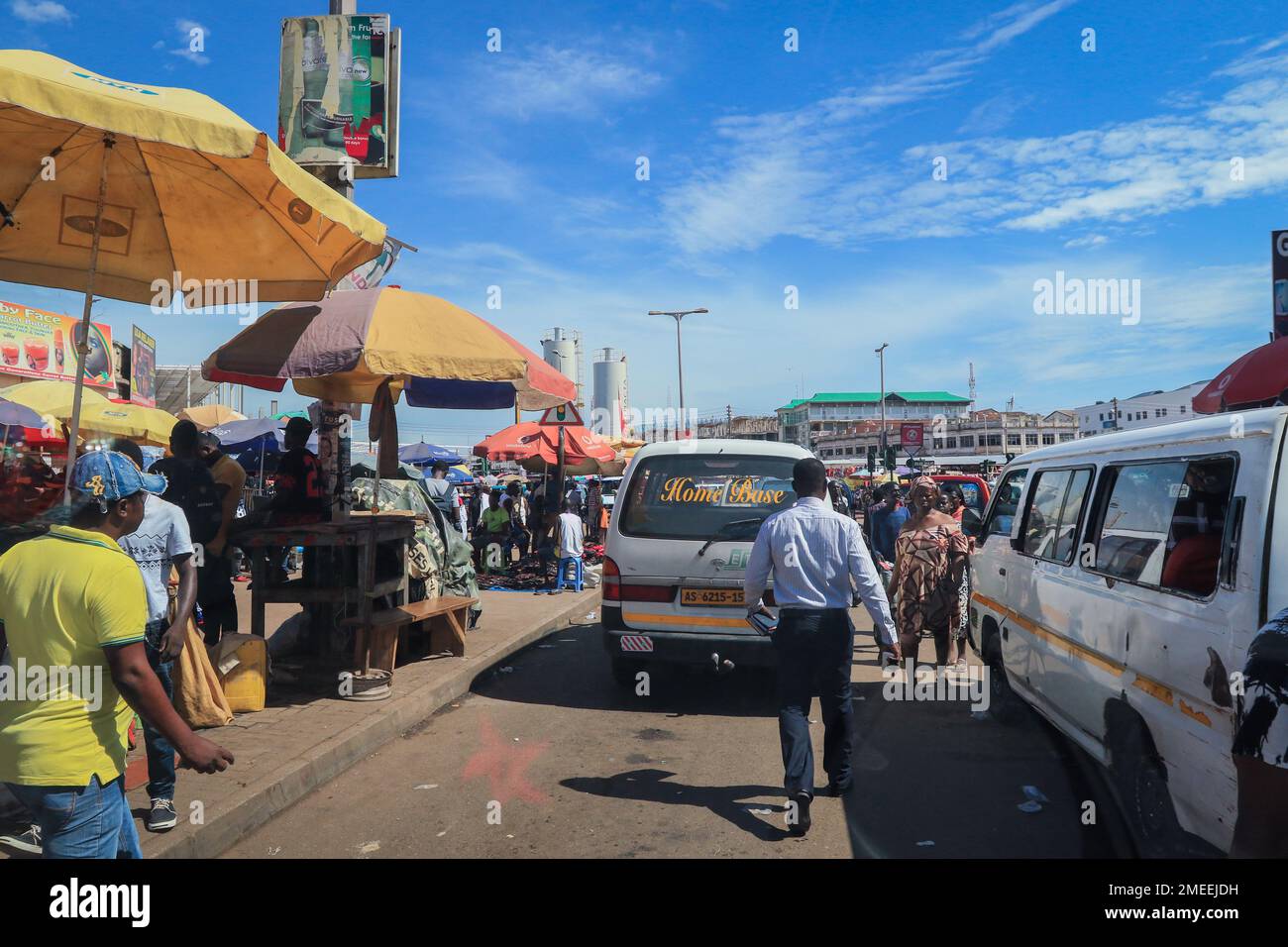 Busy Street near the Ghana Central Market in Kumasi Stock Photo - Alamy