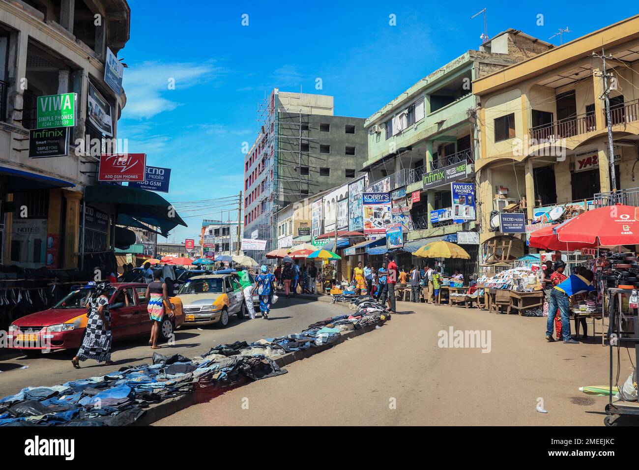 Busy Street near the Ghana Central Market in Kumasi Stock Photo - Alamy