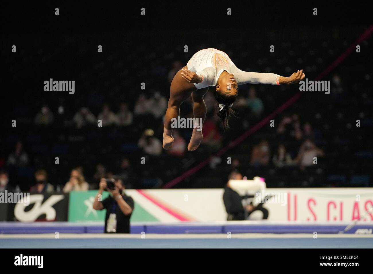 Simone Biles performs her floor routine during the U.S. Classic ...