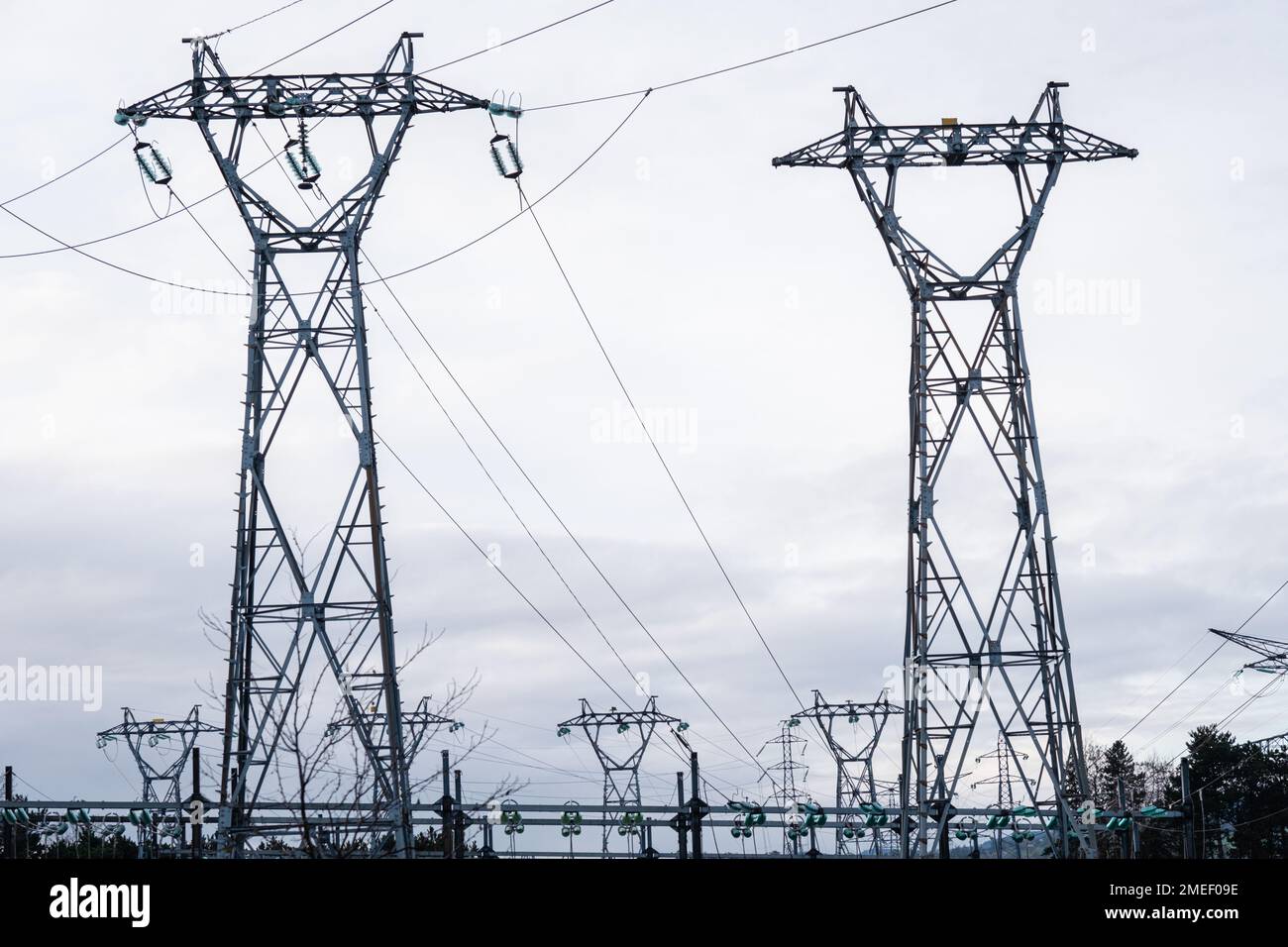 Pylones electrique hi-res stock photography and images - Alamy